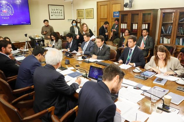 Sueldo mínimo alcanzaría los $553 mil tras modificación del Gobierno en ...
